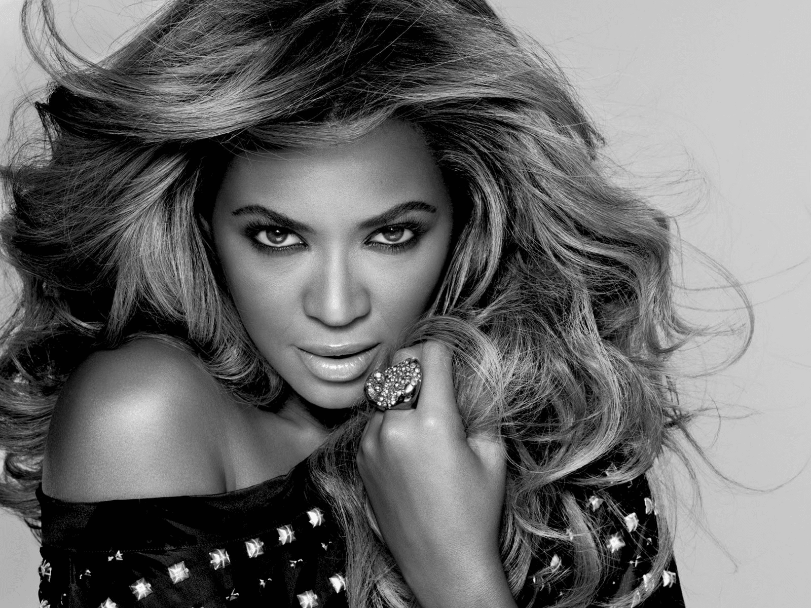 The Story of Beyoncé: How a Shy Girl from Houston Became America’s Most ...